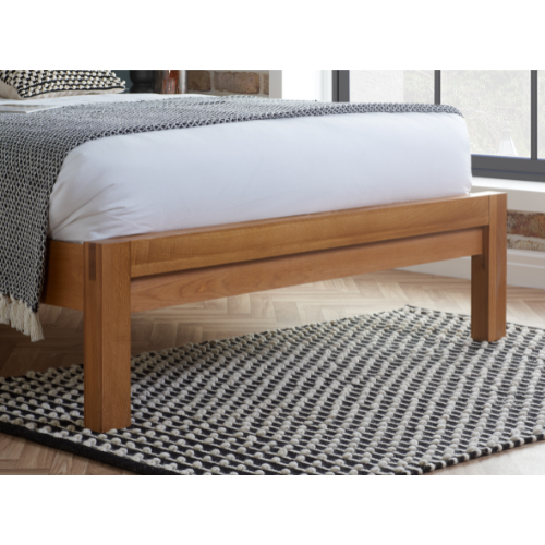Redmond Oak Bedstead – The Bed Post